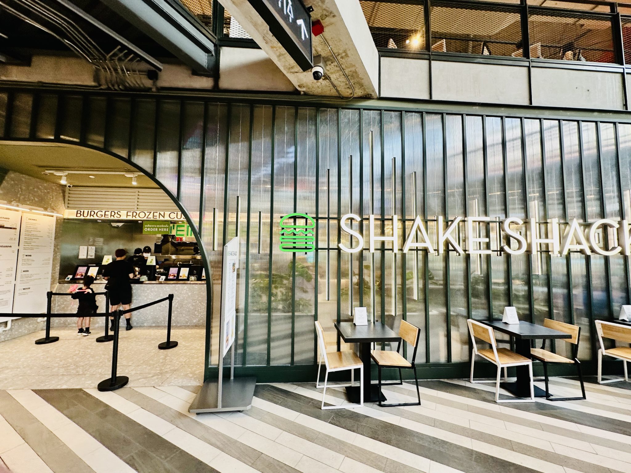 Shake Shack - mallbangkok.com #ชีวิตติดห้าง แผนผังทุกห้างในไทย, ไดเร็กทอรี่ร้านในทุกห้าง ...